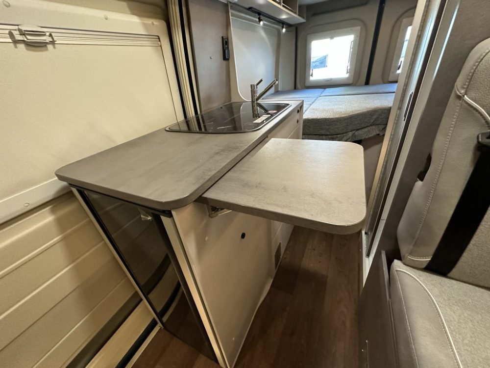 NEW GLOBECAR MOTORHOME SUMMIT SHINE 540 (AUTO) - Venture Caravans
